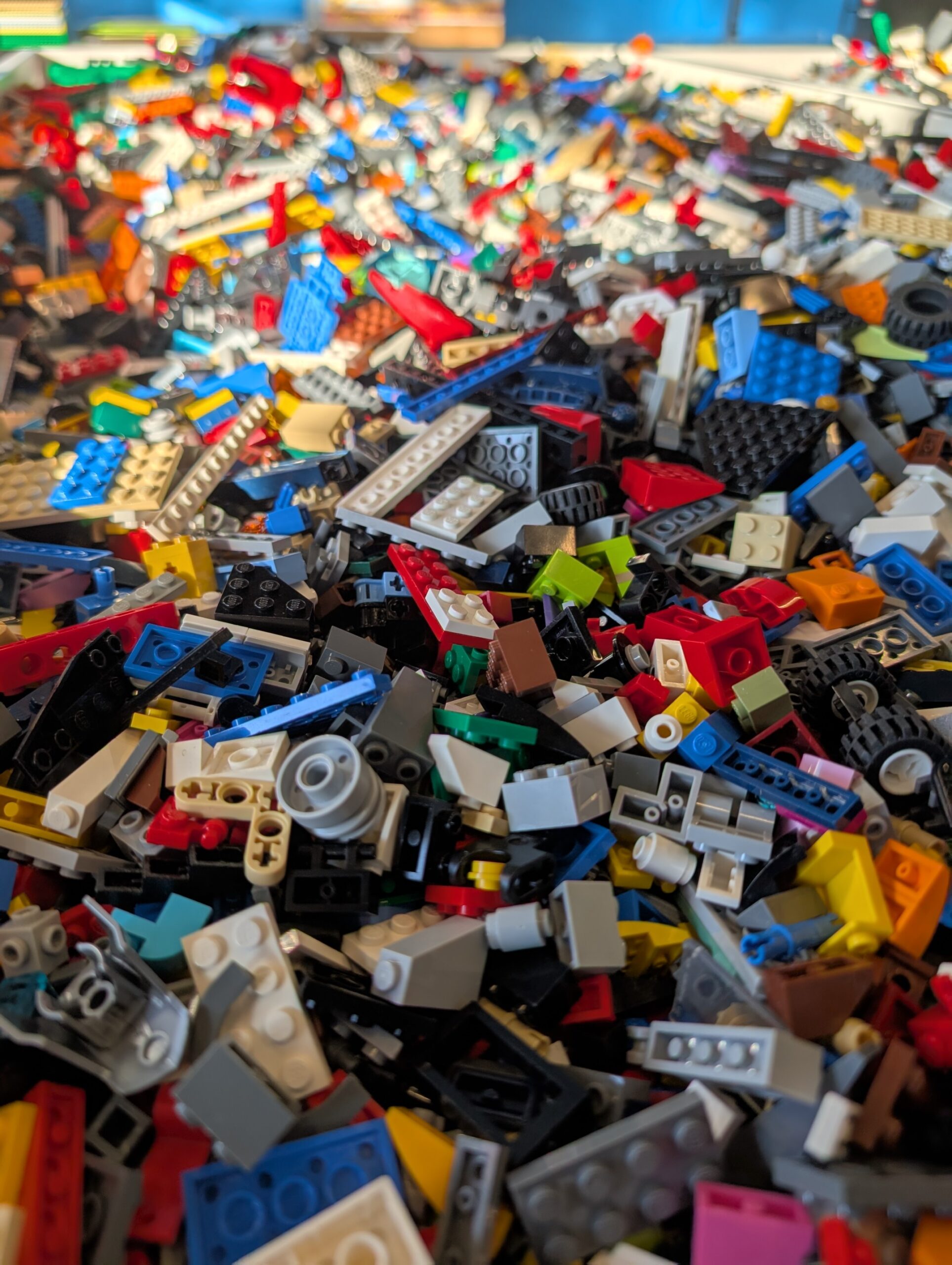 Bricks and Minifigs | Buy, Sell & Trade | LEGO products.