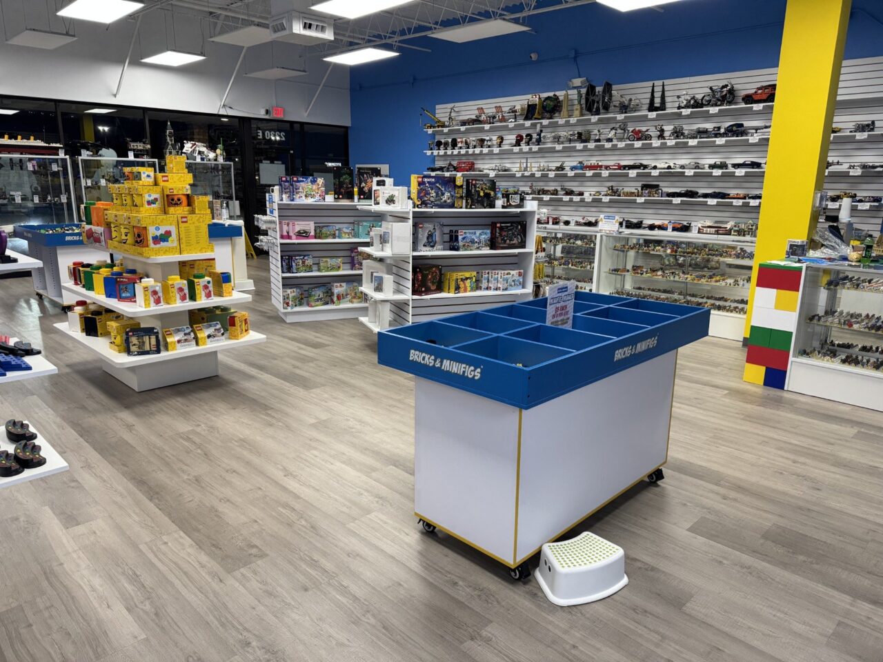 LEGO® Resale Store serving Pantego & greater Arlington TX | Buy - Sell - Trade | Bricks and Minifigs