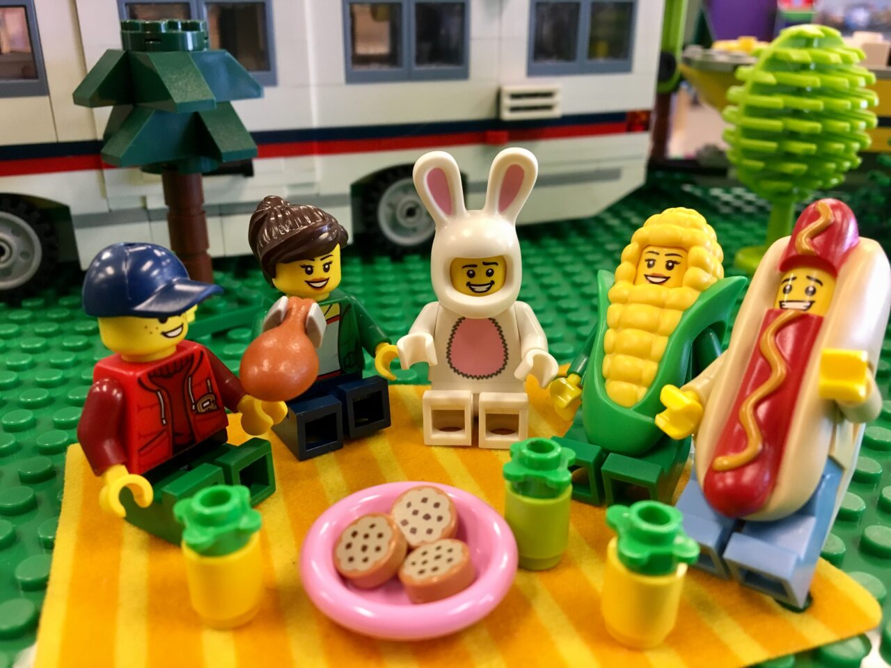 Bricks and Minifigs | Birthday Parties - Corporate Events