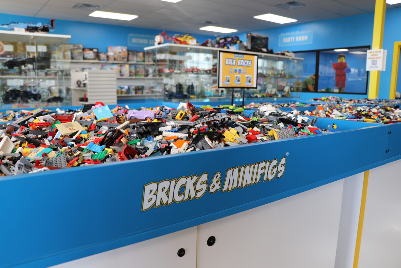 Bricks and Minifigs | Buy, Sell & Trade | LEGO products.